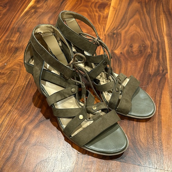 Naturalizer | Shoes | Naturalizer Olive Green Strappy Lace Up Blockheel ...